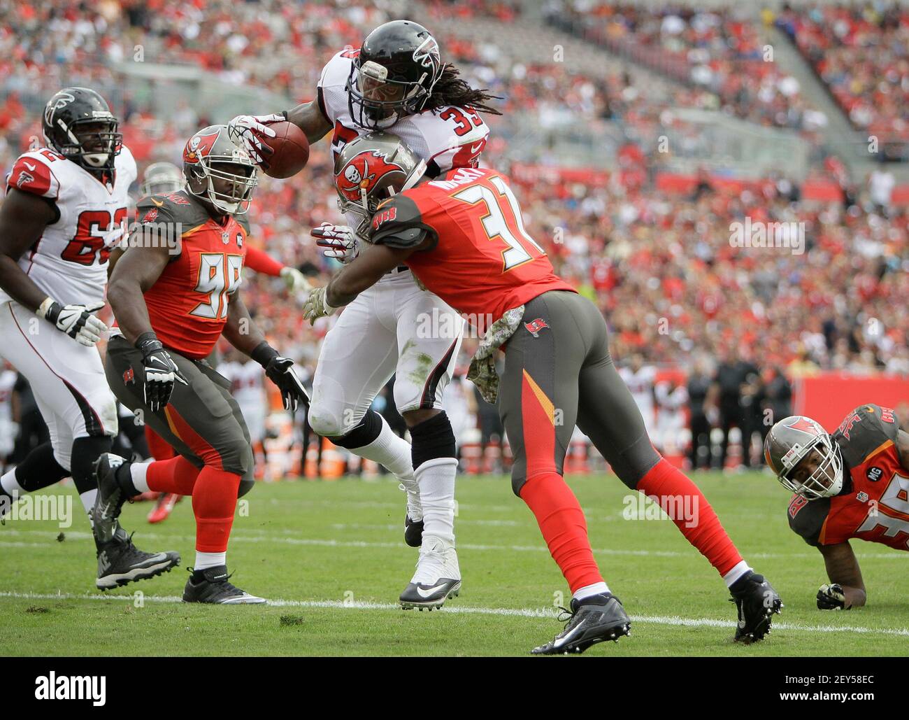 Atlanta Falcons running back Steven Jackson (39) slams into Tampa Bay ...