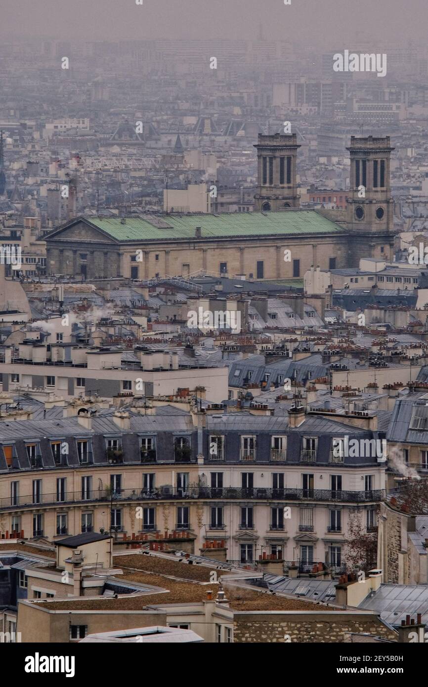 Rooftops of paris hi-res stock photography and images - Alamy