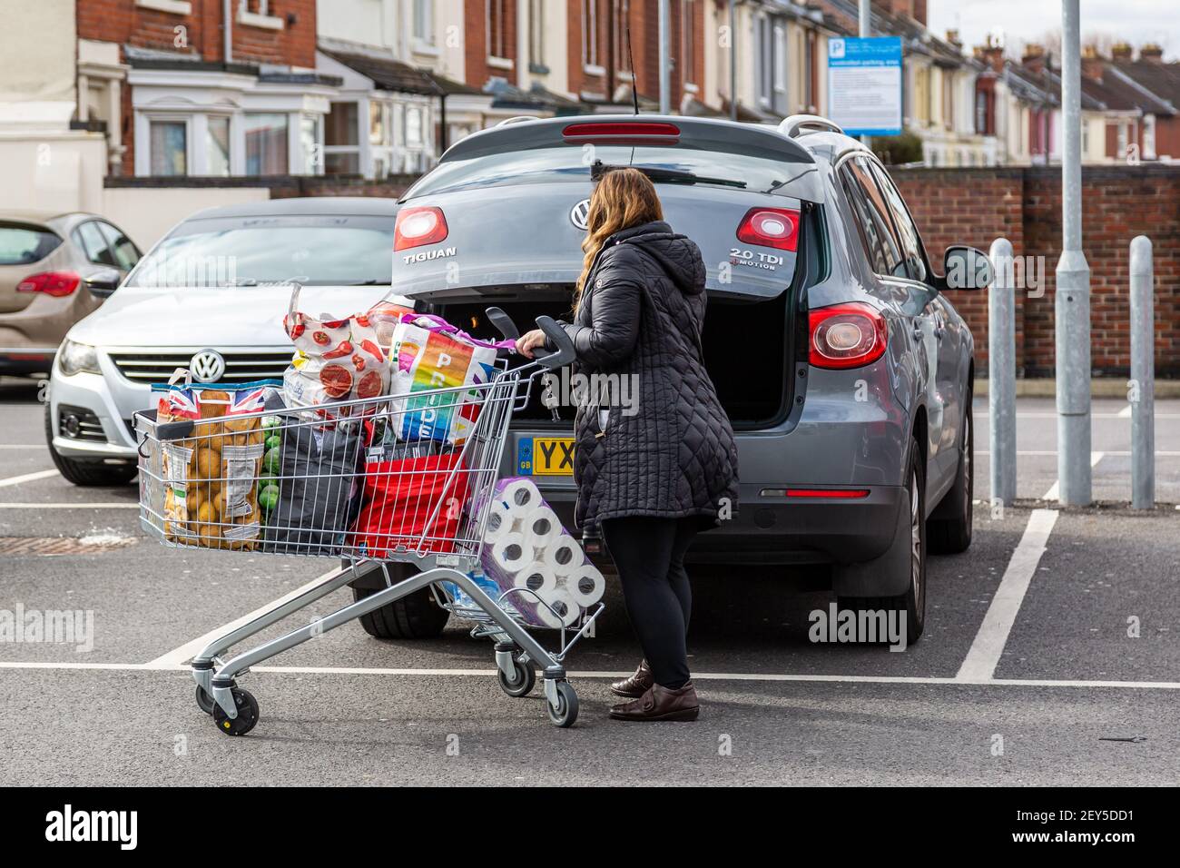 Loading grocery hi-res stock photography and images - Alamy
