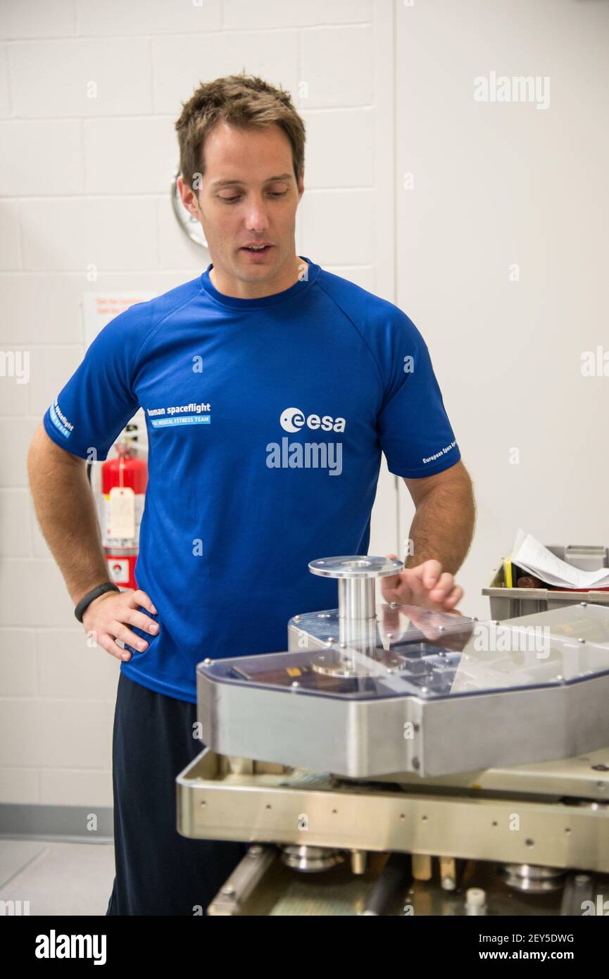 Advanced resistive exercise device hi-res stock photography and images ...