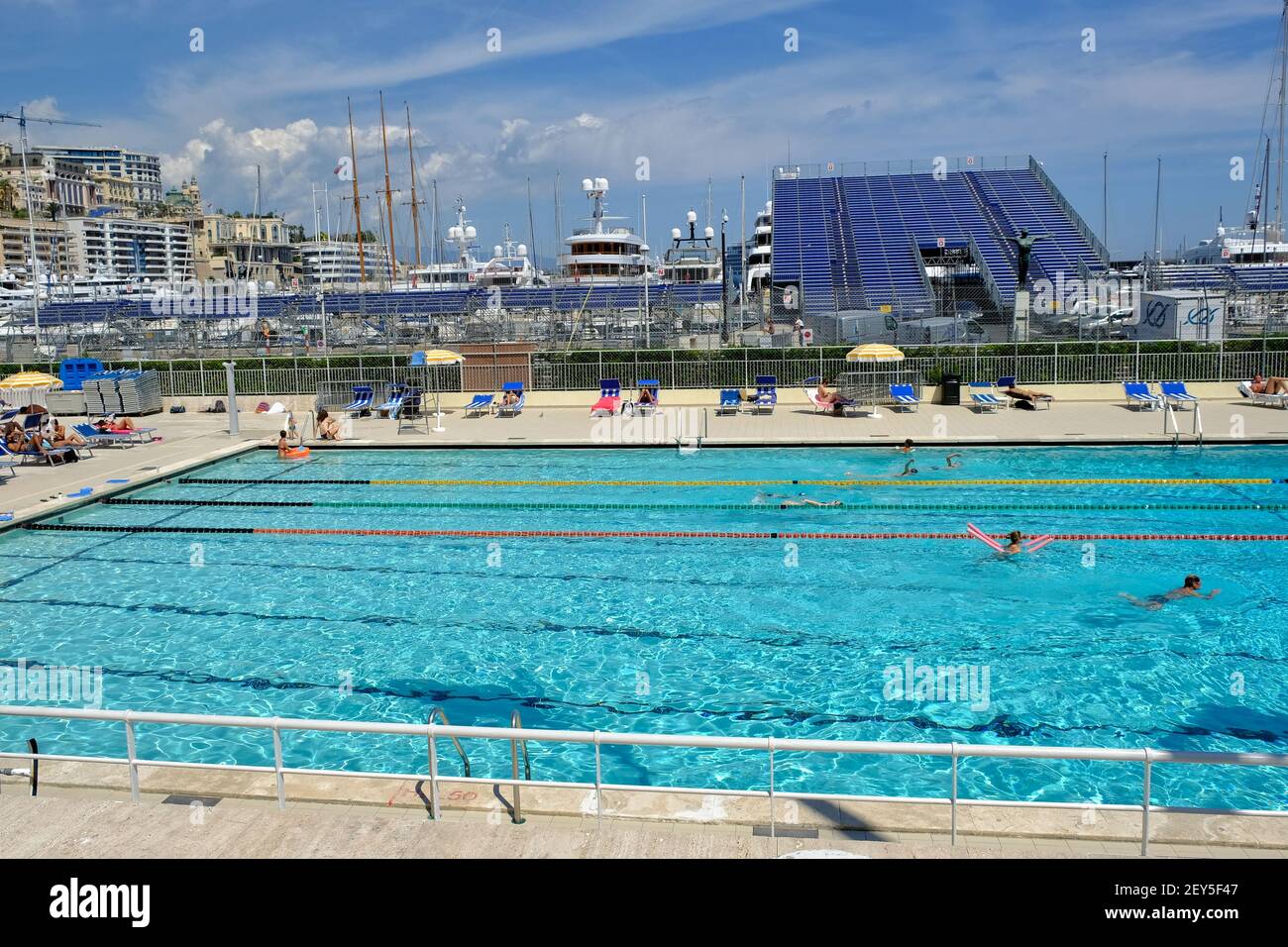 Monte carlo swimming pool hi-res stock photography and images - Alamy