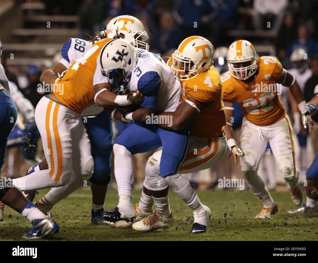 Kentucky Wildcats running back Jojo Kemp (3) is tackled by Tennessee ...