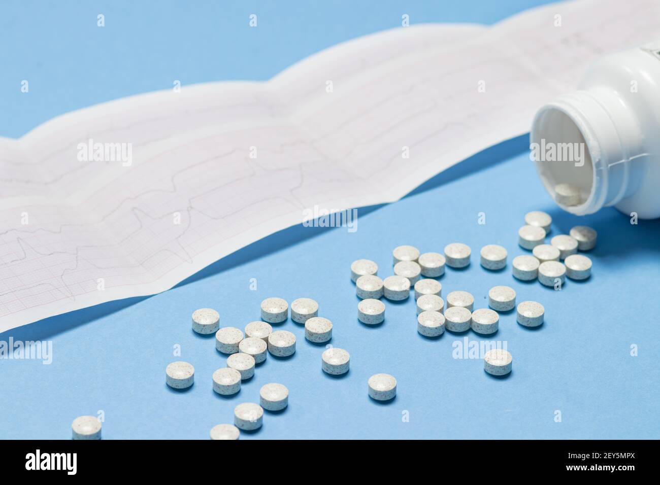 Heart attack ecg hi-res stock photography and images - Alamy