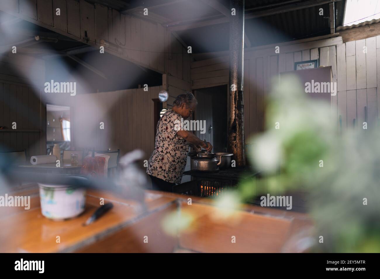 Retro stove hi-res stock photography and images - Alamy