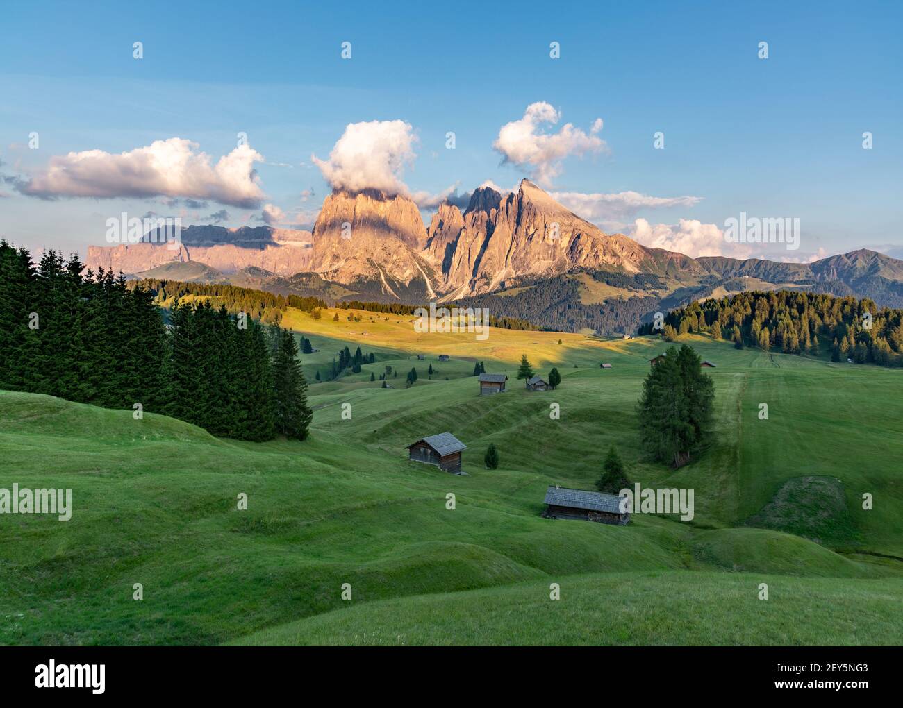 Alpe di siusi panorama hi-res stock photography and images - Alamy