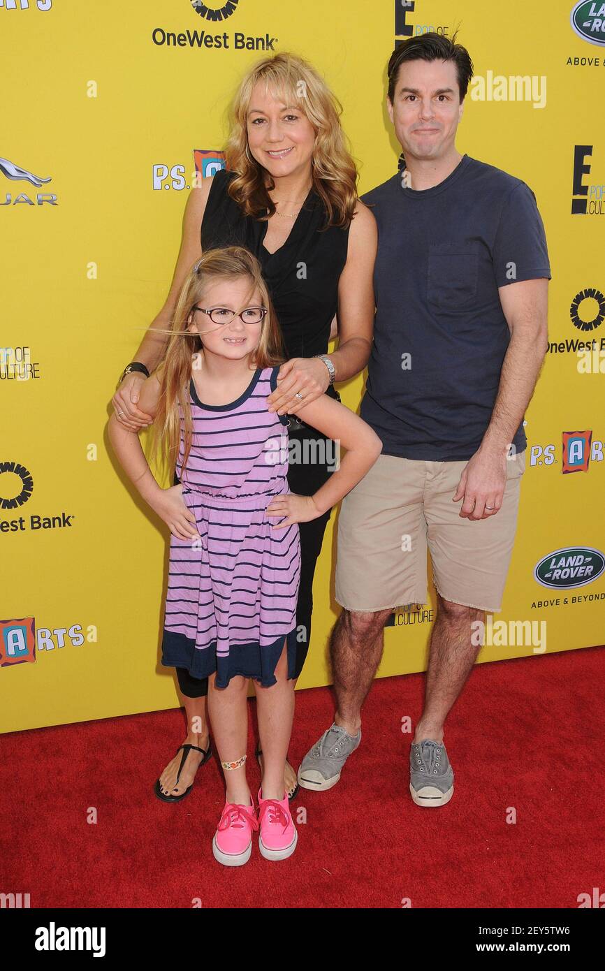 16 November 2014 - Santa Monica, California - Megyn Price, Grace Price ...
