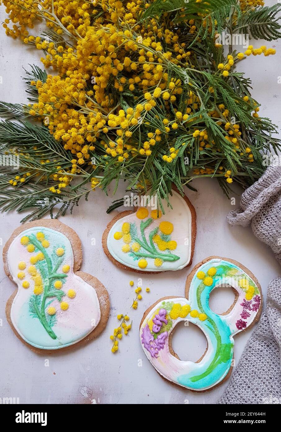 Gingerbread on a craft paper. March 8 Stock Photo - Alamy