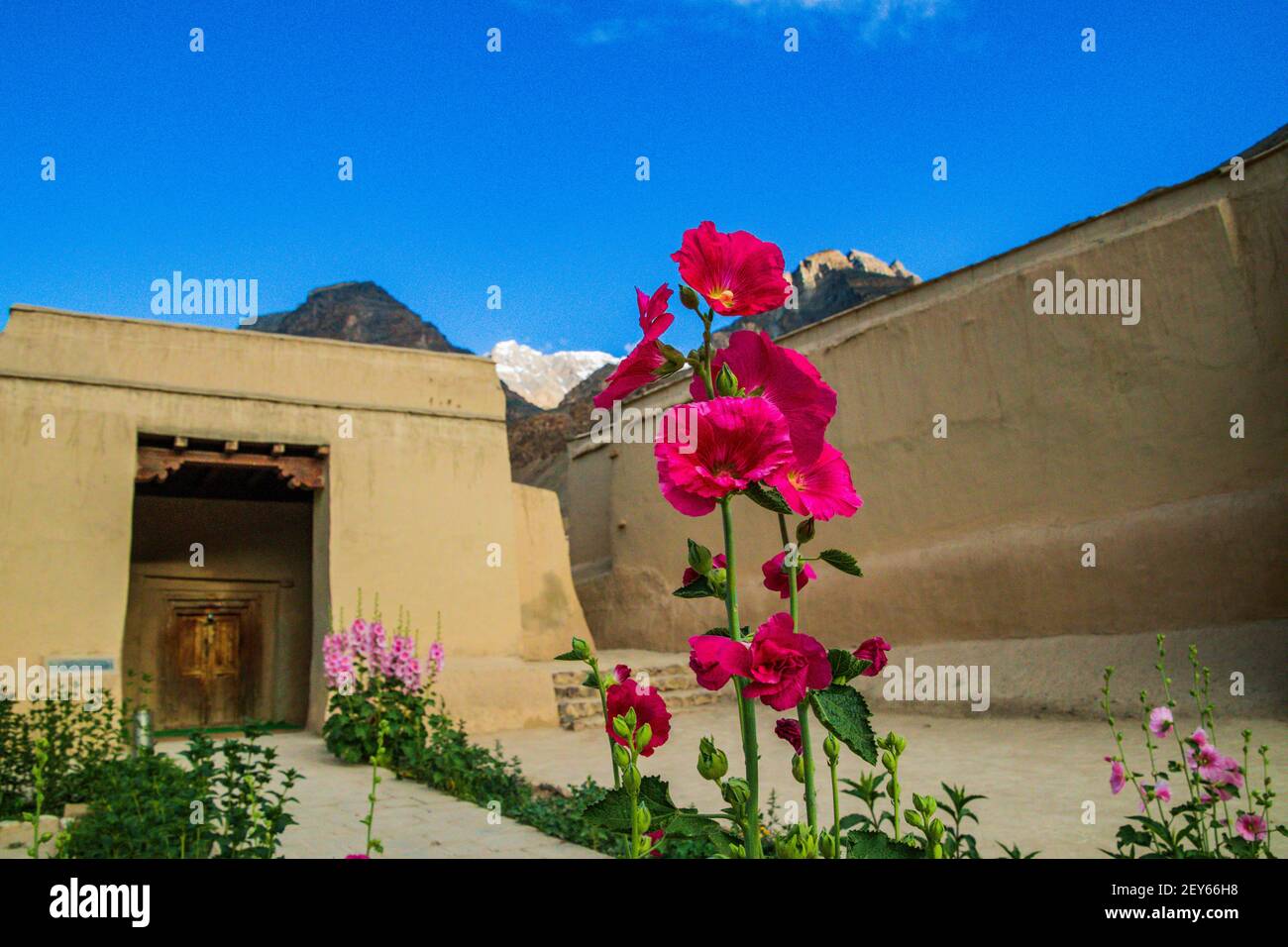Ancient buddhist monastery tabo hi-res stock photography and images - Alamy