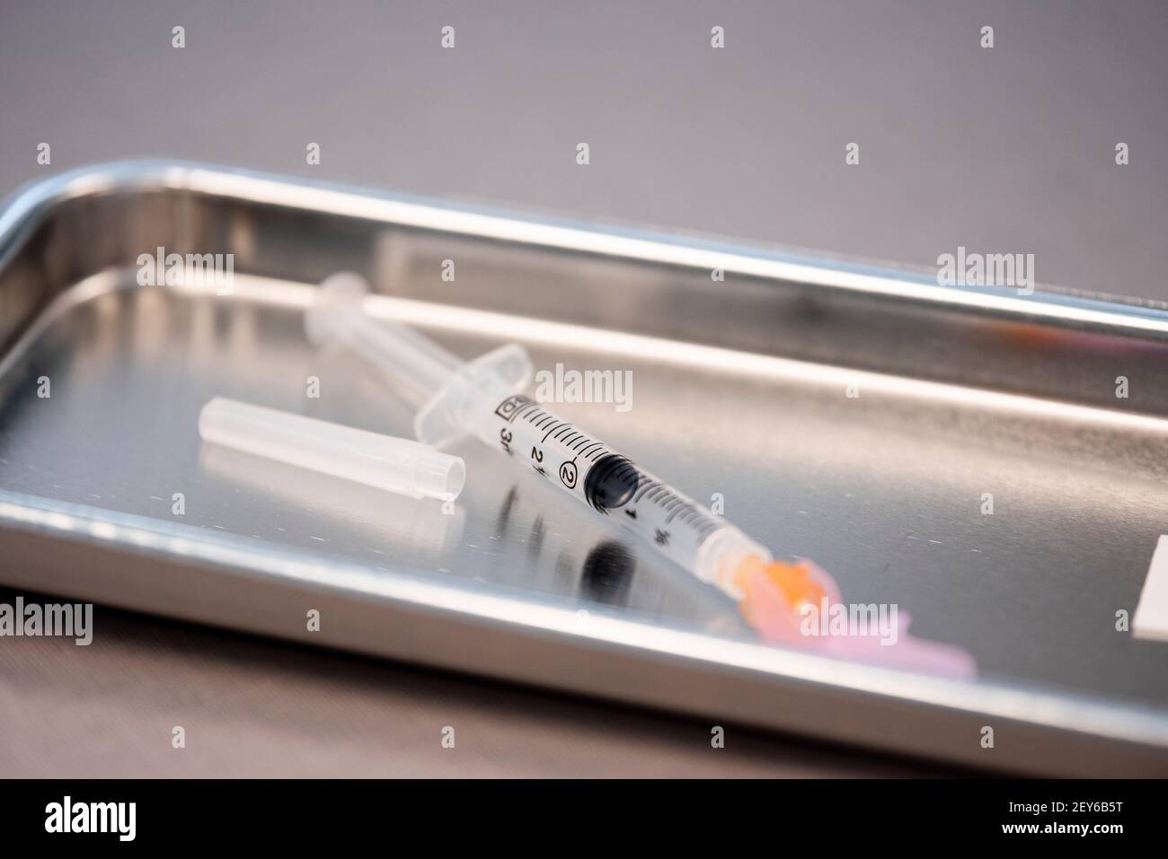 Shot syringe tray vaccination hi-res stock photography and images - Alamy