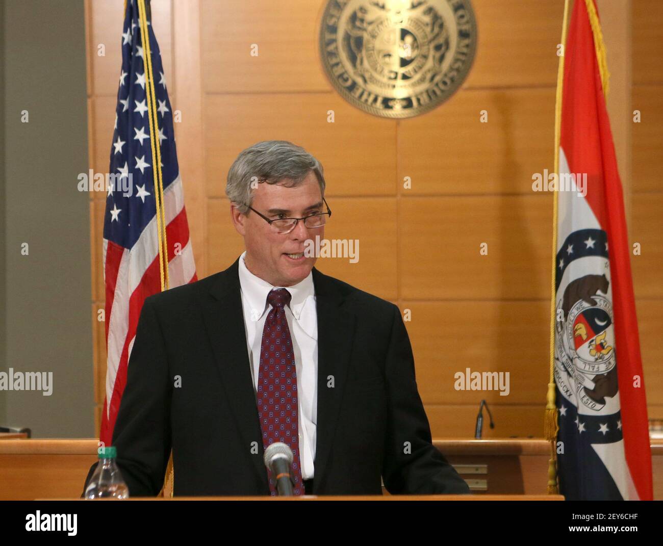 St. Louis County Prosecutor Robert McCulloch announces the grand jury's ...