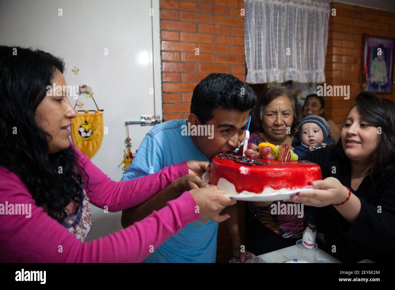 Mexican family reunion hi-res stock photography and images - Alamy