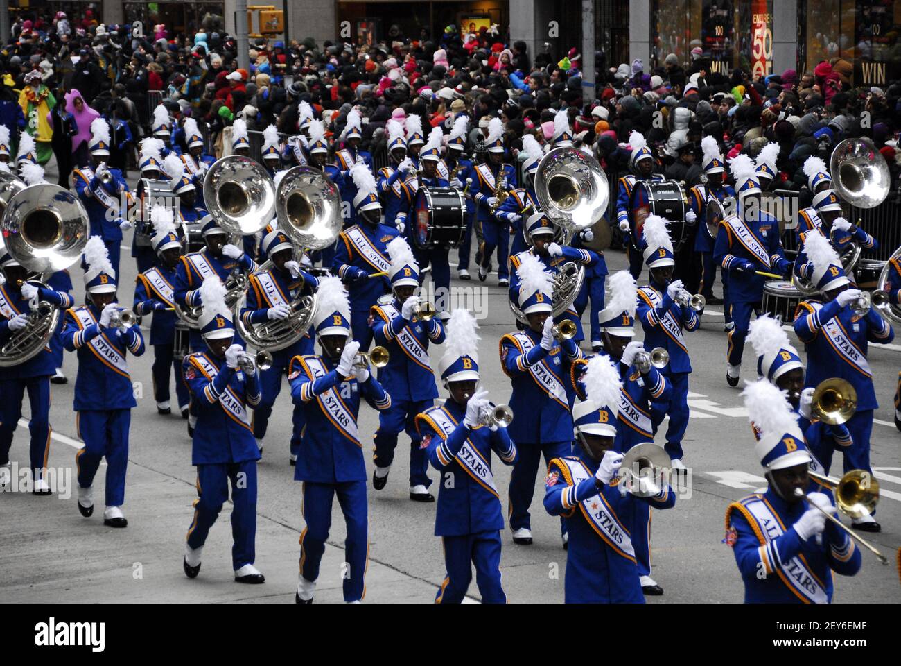 Thousands of people packed 6th Avenue in New York City to watch ...