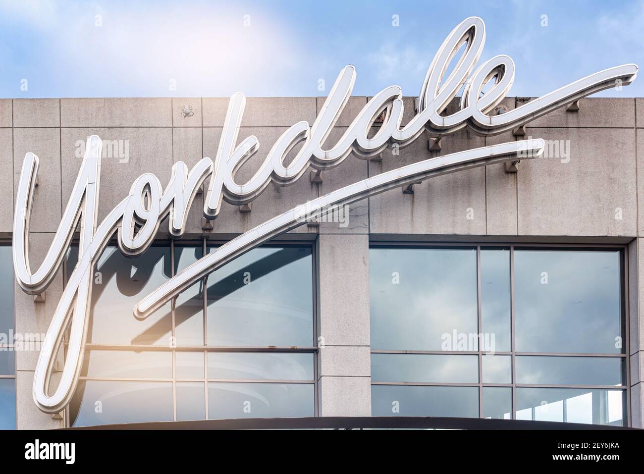 Architecture and design branding hi-res stock photography and images ...