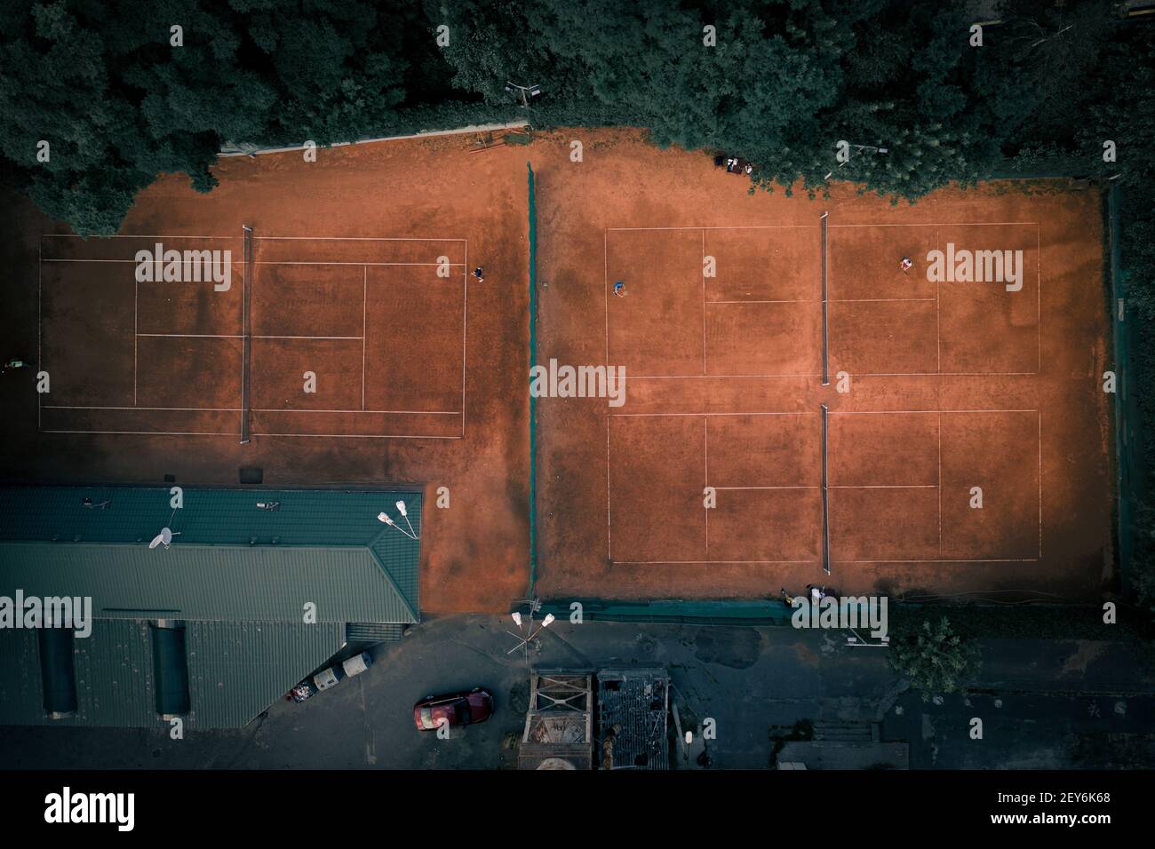 Birds eye view of tennis court hi-res stock photography and images - Alamy