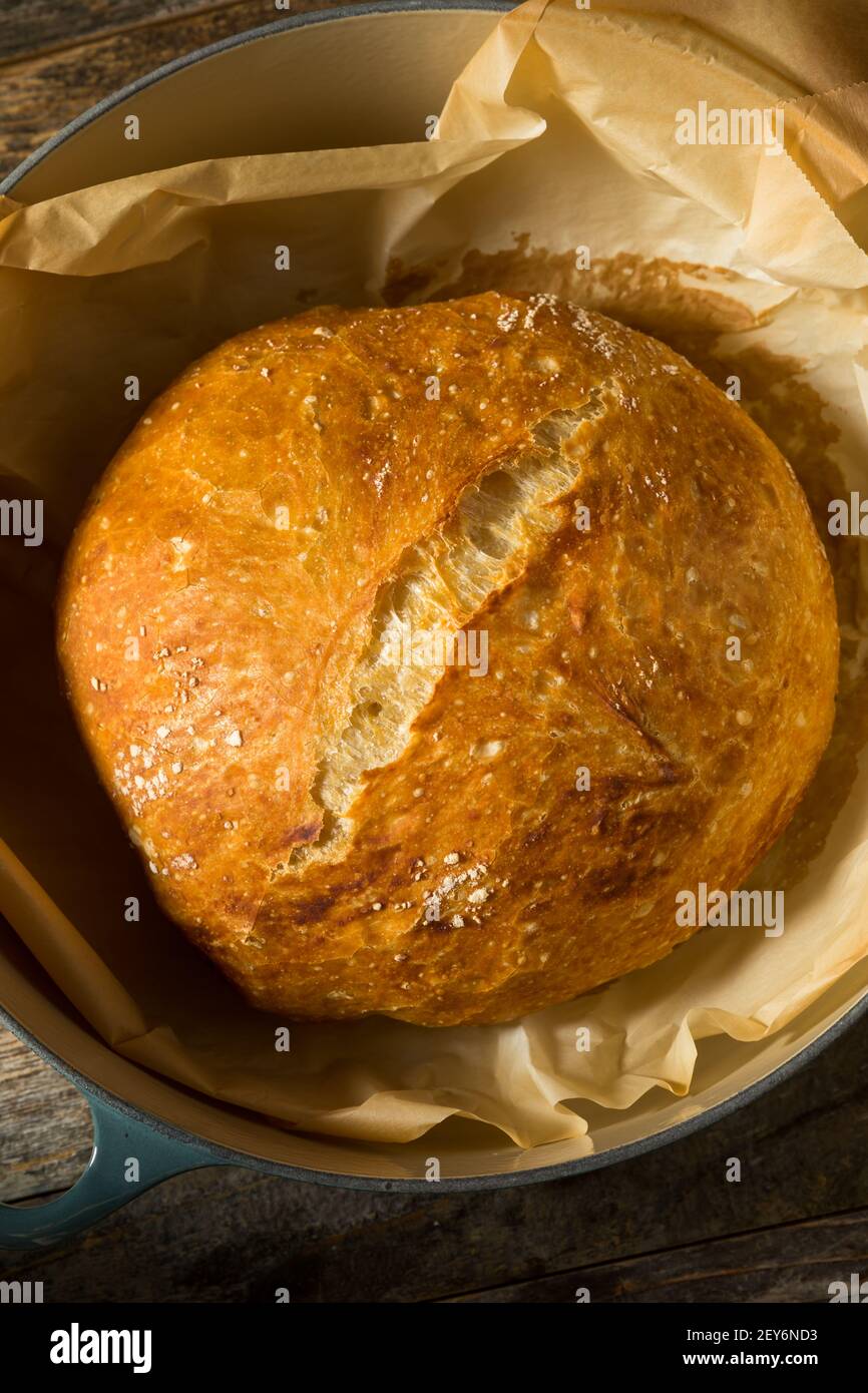 Homemade No Knead Country Bread in a Pan Stock Photo - Alamy