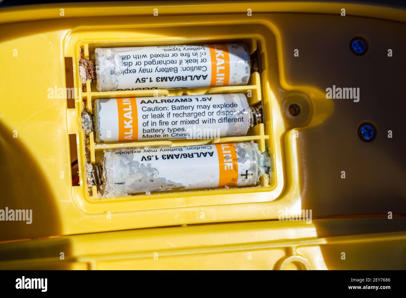 Alkaline battery leakage hi-res stock photography and images - Alamy