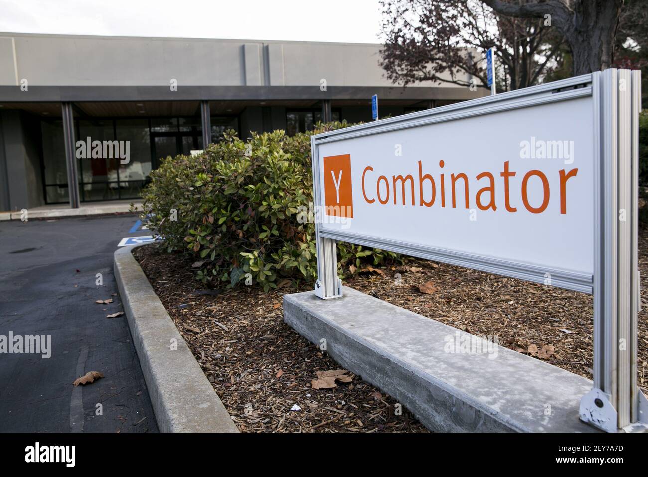A logo sign at the headquarters of tech seed accelerator Y Combinator in Mountain View ...