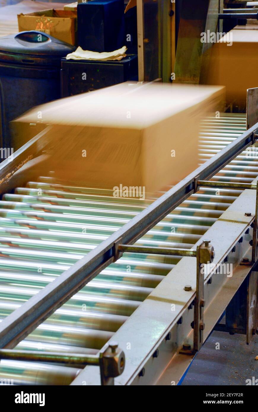 Moving product and loading conveyor hi-res stock photography and images ...
