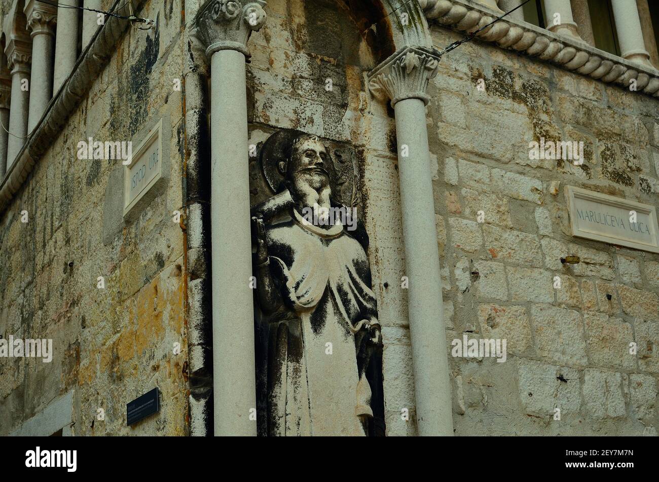 Statue of Saint Anthony on Ciprianis Palace in Split, Croatia Stock ...