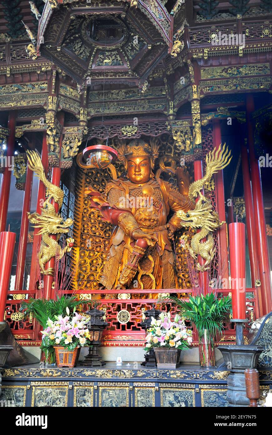 Inside First Hall of Lingyin Temple, Hangzhou, China Stock Photo - Alamy