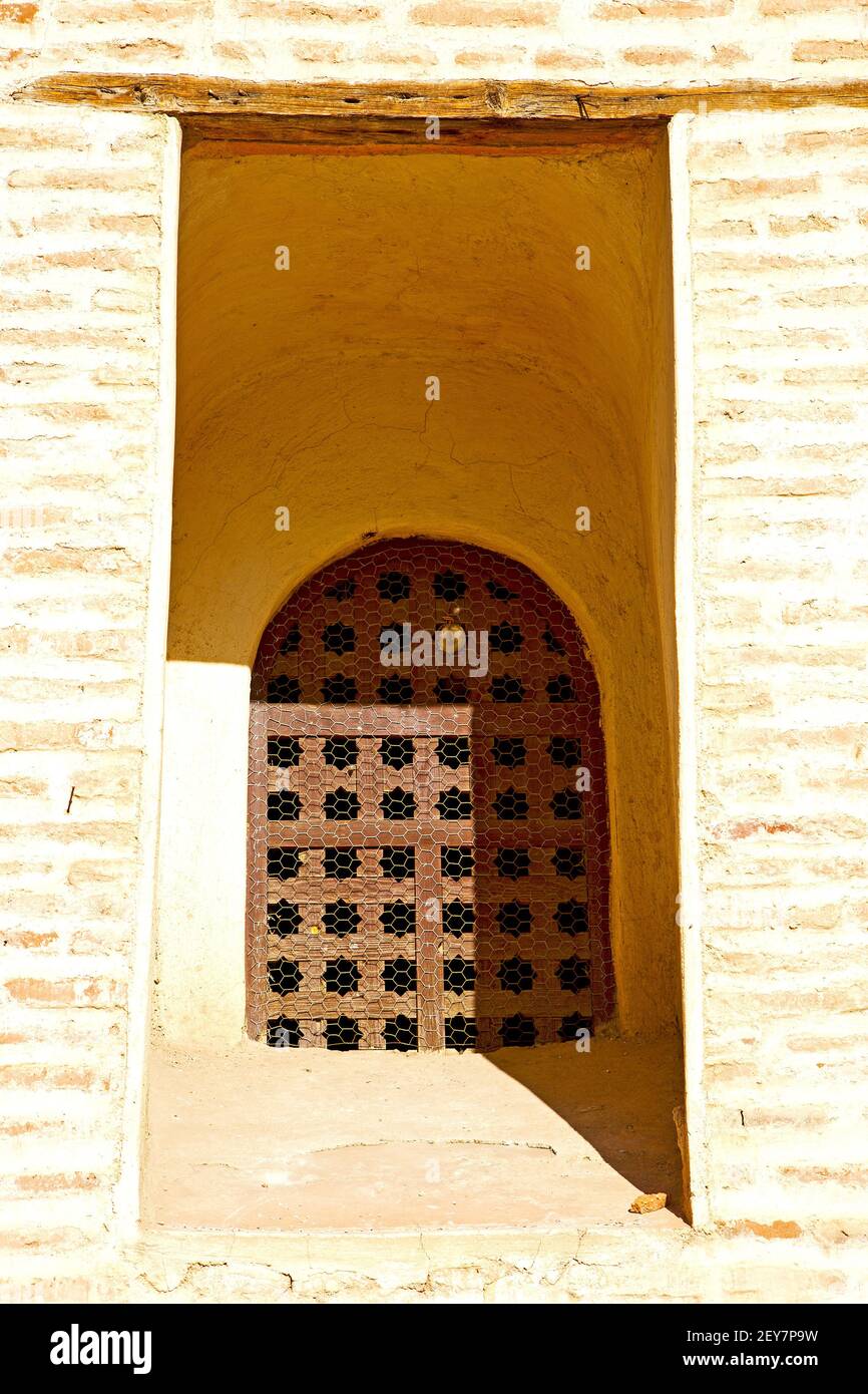 Window in africa old construction wal brick Stock Photo - Alamy