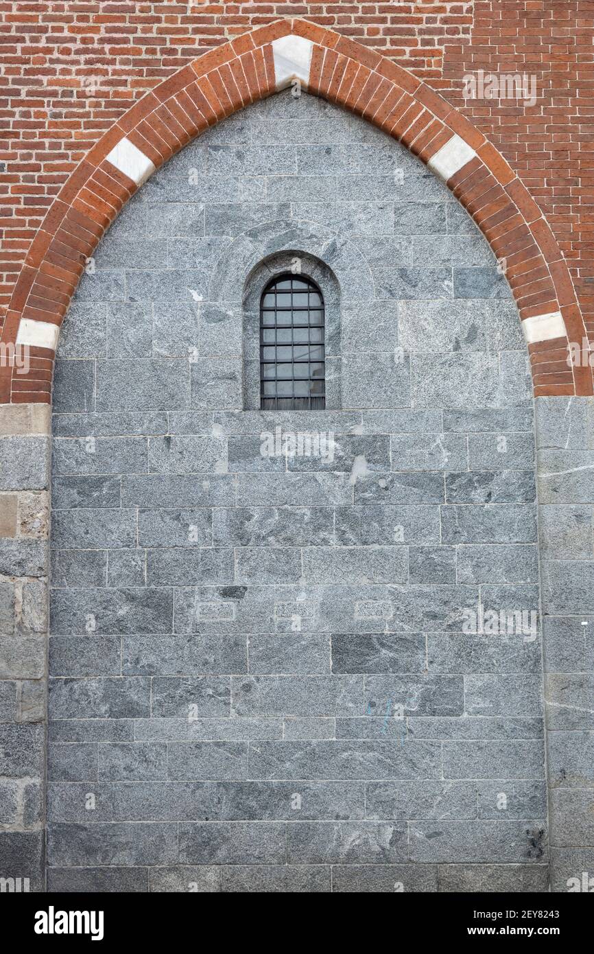 Arched church window hi-res stock photography and images - Alamy