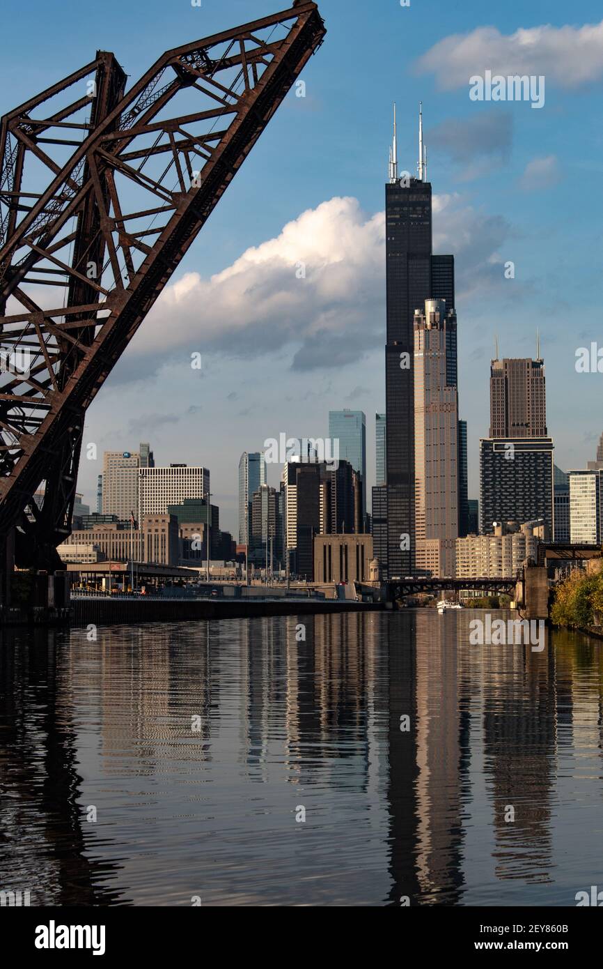 Chicago skyline seen from Ping Tom Memorial Park, Chinatown Stock Photo ...