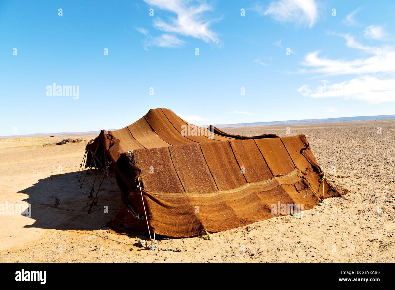 Tent in morocco sahara rock stone sky Stock Photo - Alamy