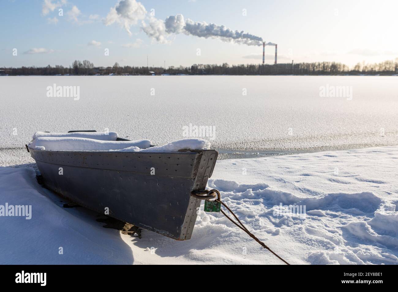 A Rowing Boat In Snow High Resolution Stock Photography and Images - Alamy