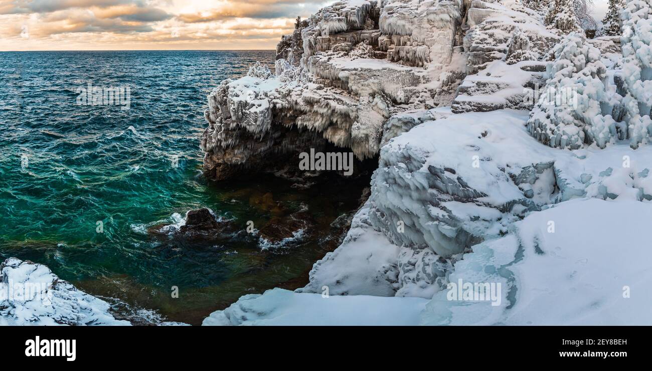 Bruce peninsula ontario winter hi-res stock photography and images - Alamy