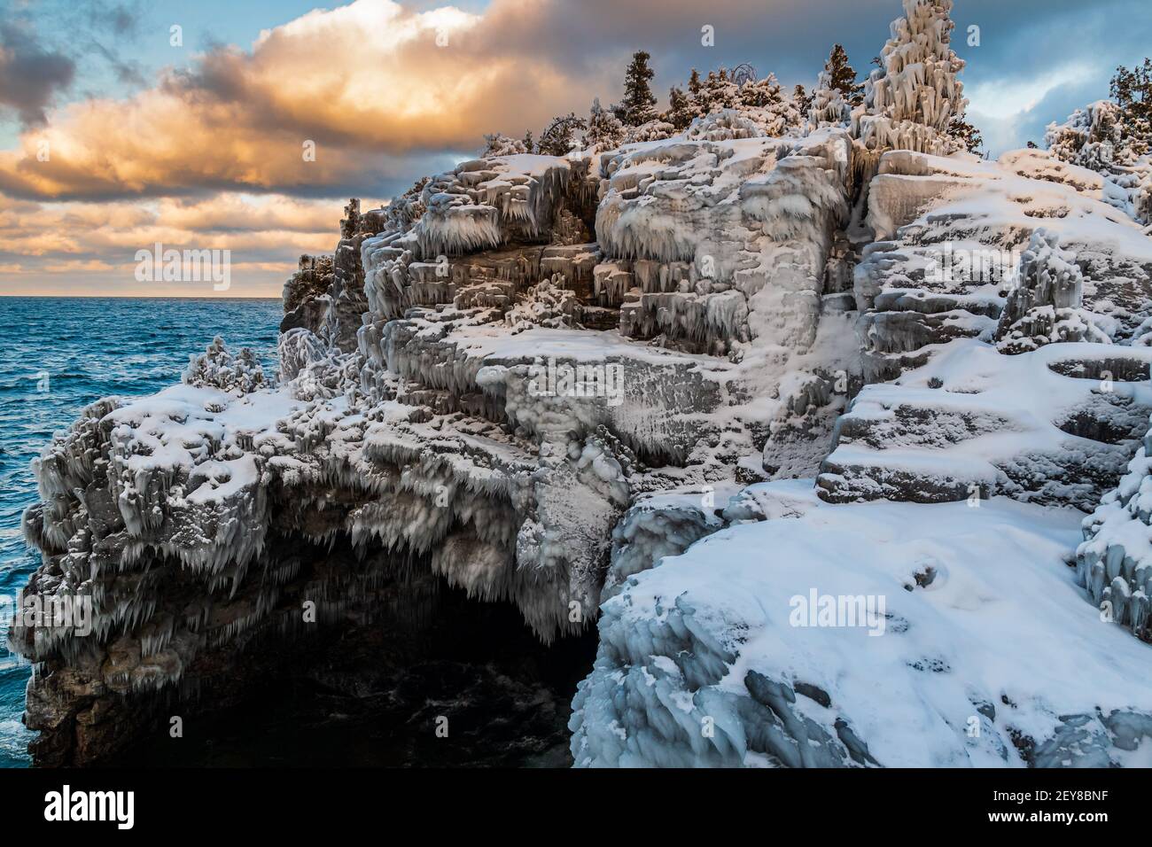 Indian Head Cove & The Grotto Bruce Peninsula National Park Tobermory ...