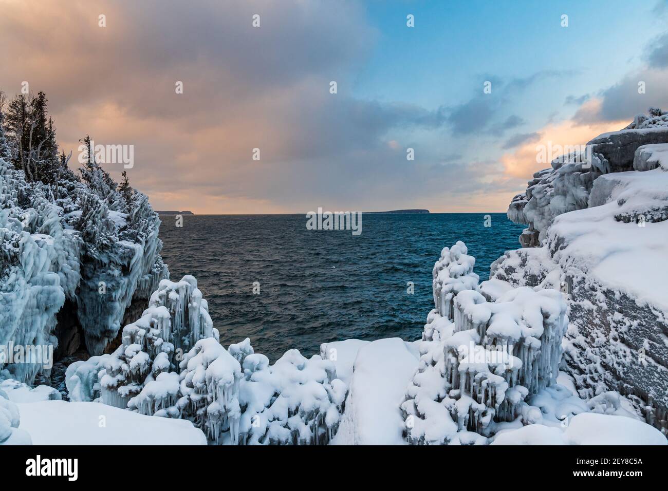Indian Head Cove & The Grotto Bruce Peninsula National Park Tobermory ...