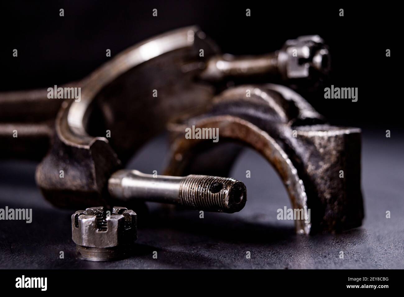 Large connecting rod for internal combustion engine. Accessories for ...