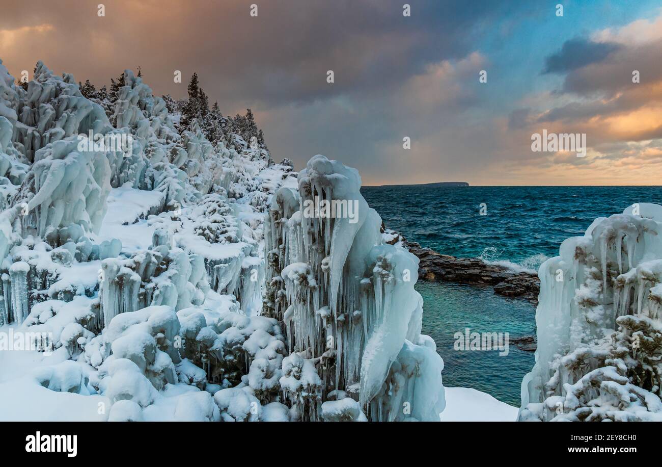 Indian Head Cove & The Grotto Bruce Peninsula National Park Tobermory ...