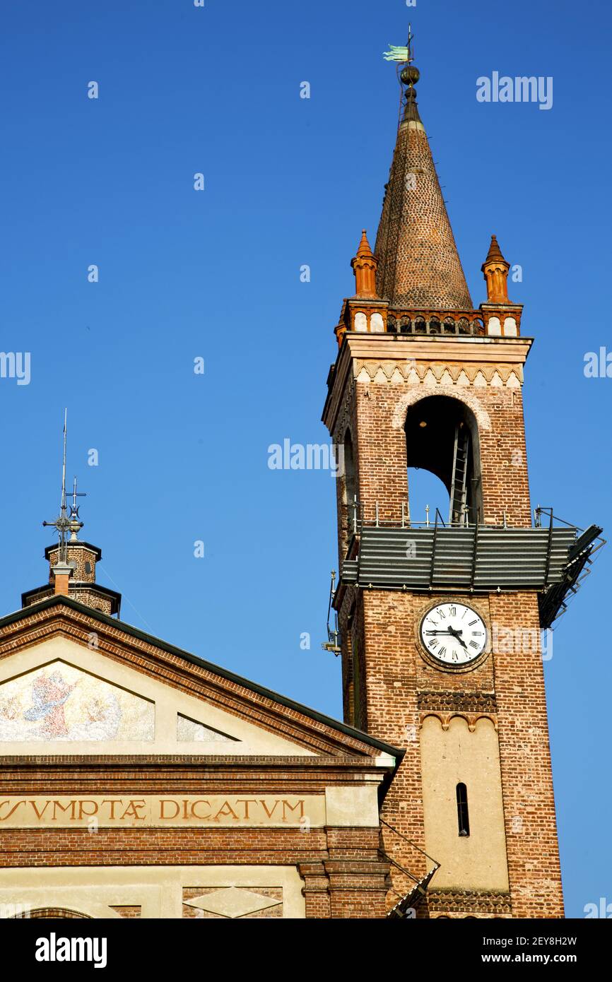 Rose window italy lombardy in the parabiago old church closed Stock ...