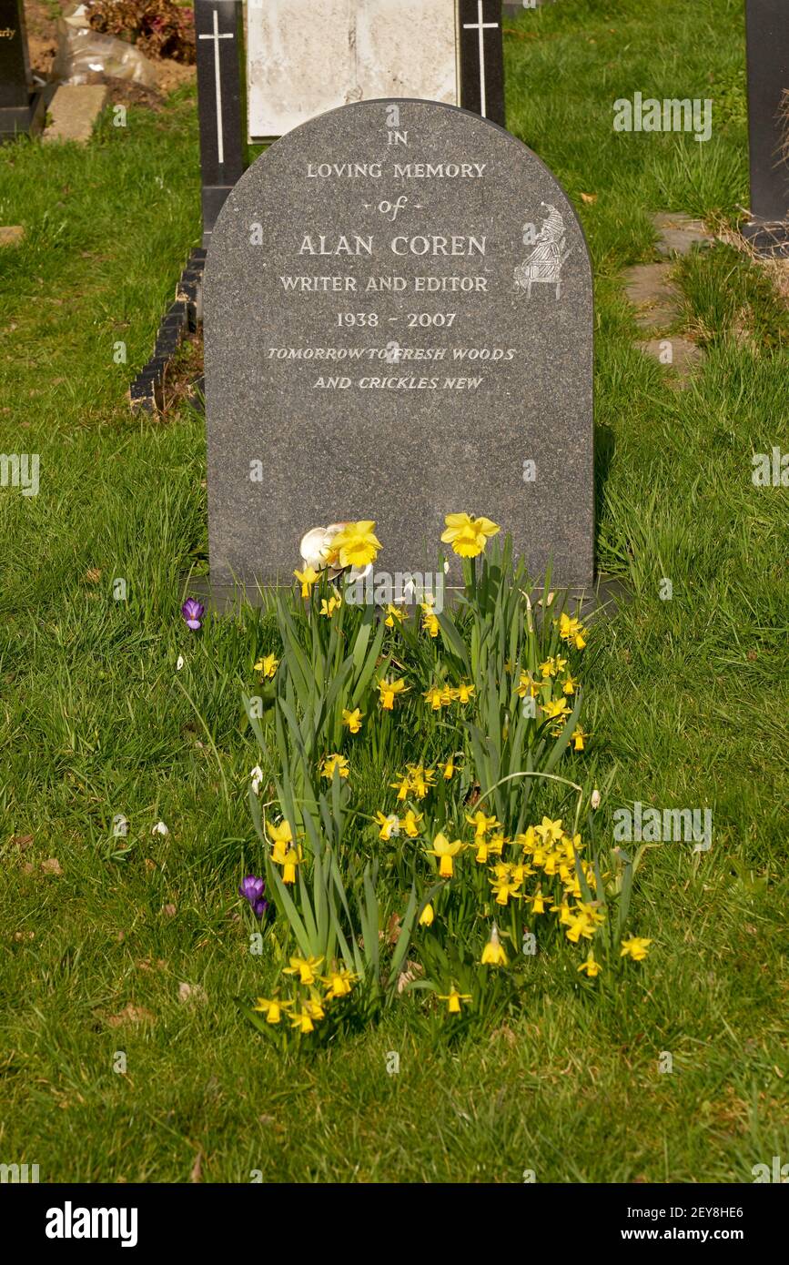 Alan coren grave hi-res stock photography and images - Alamy