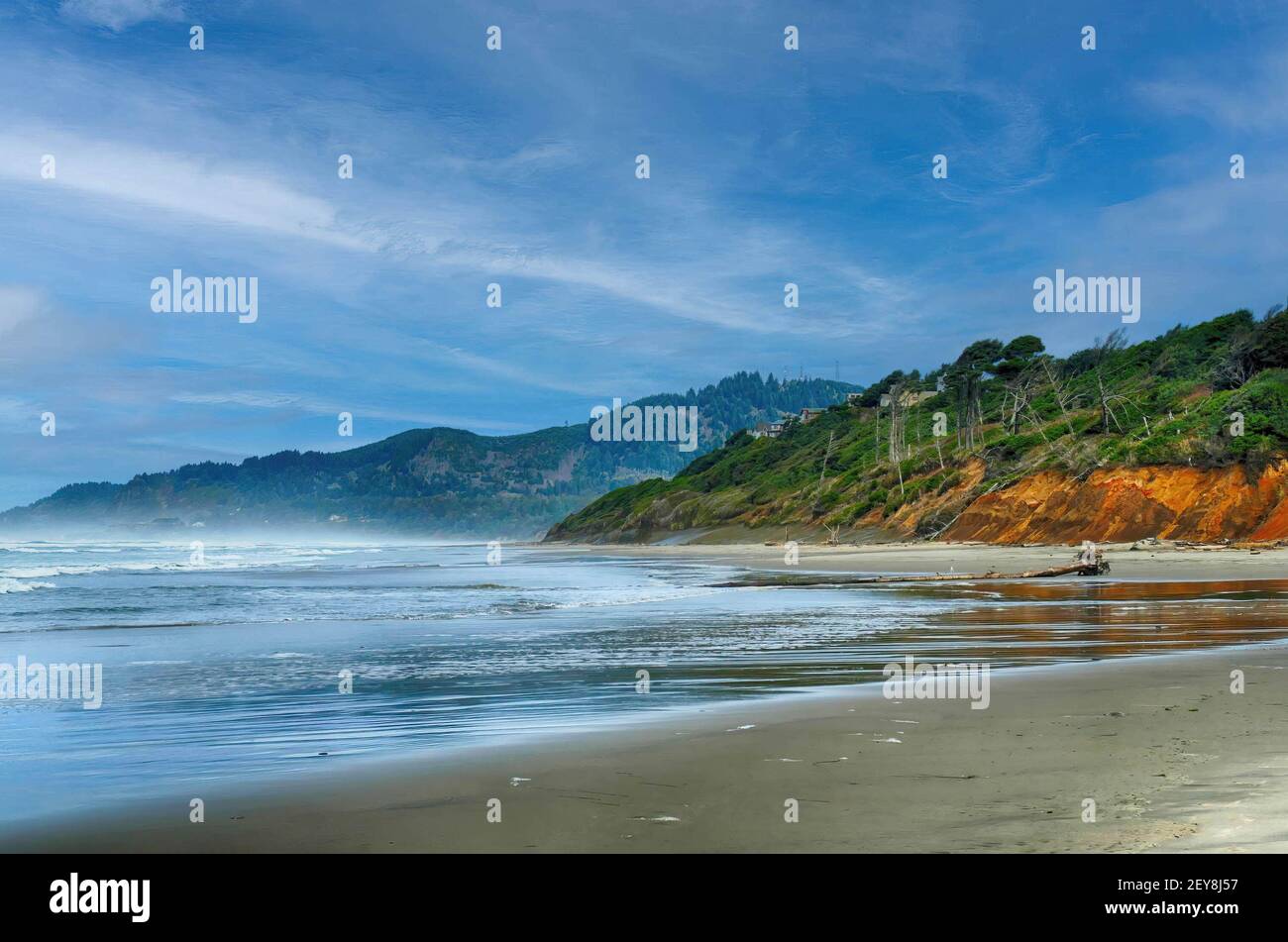 The beautiful Oregon coast with gduring daylight Stock Photo - Alamy
