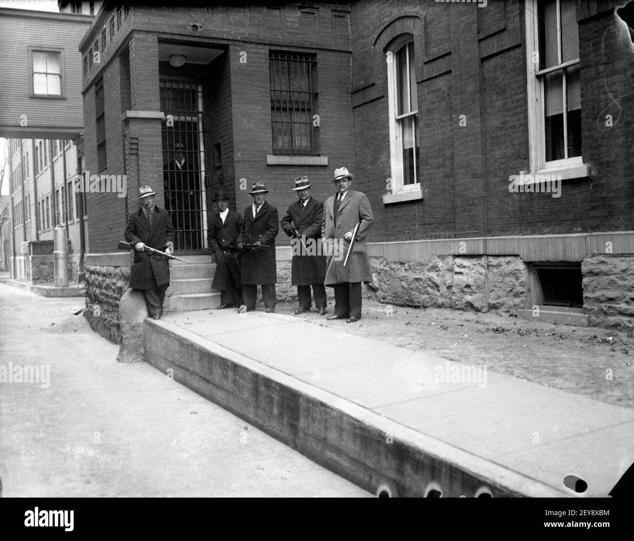 John Dillinger arrived at the county jail at Crown Point, Ind. on Jan ...