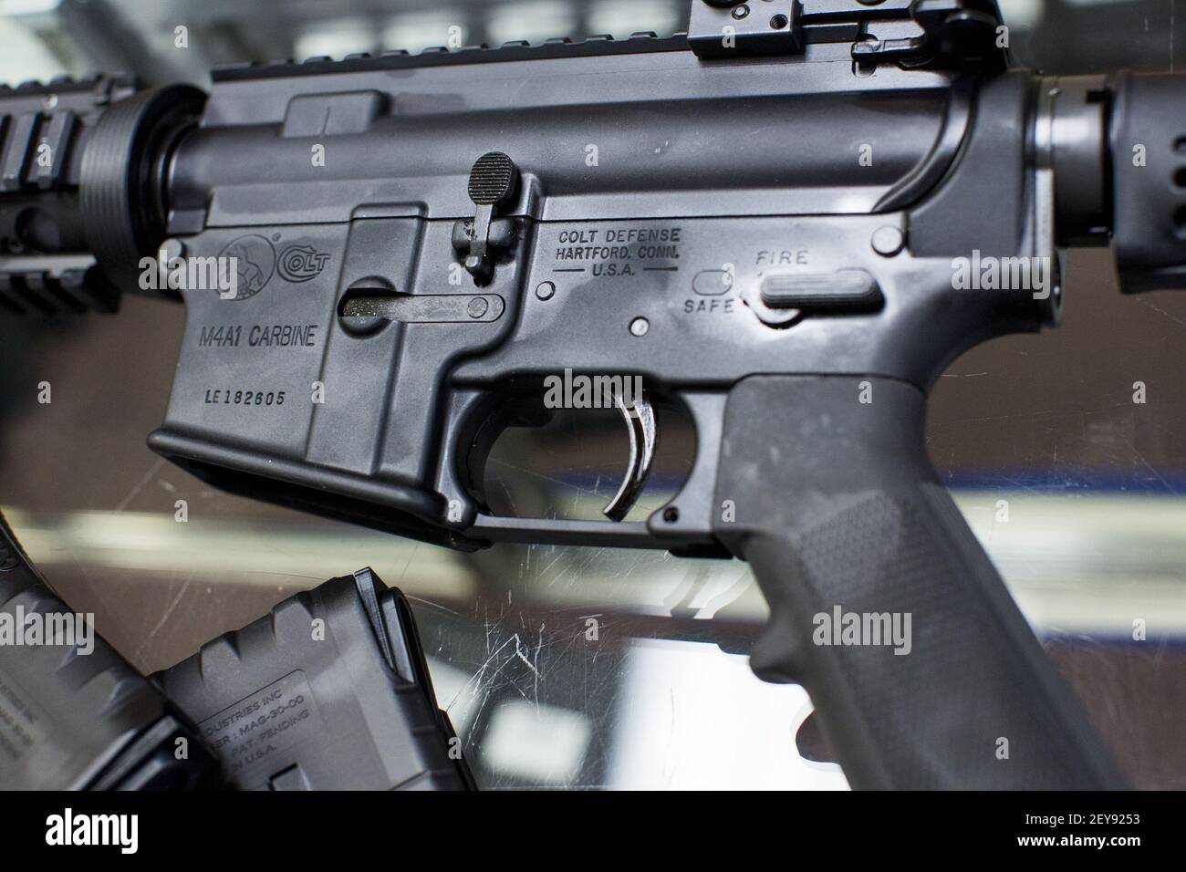 M4a1 assault rifle hi-res stock photography and images - Alamy