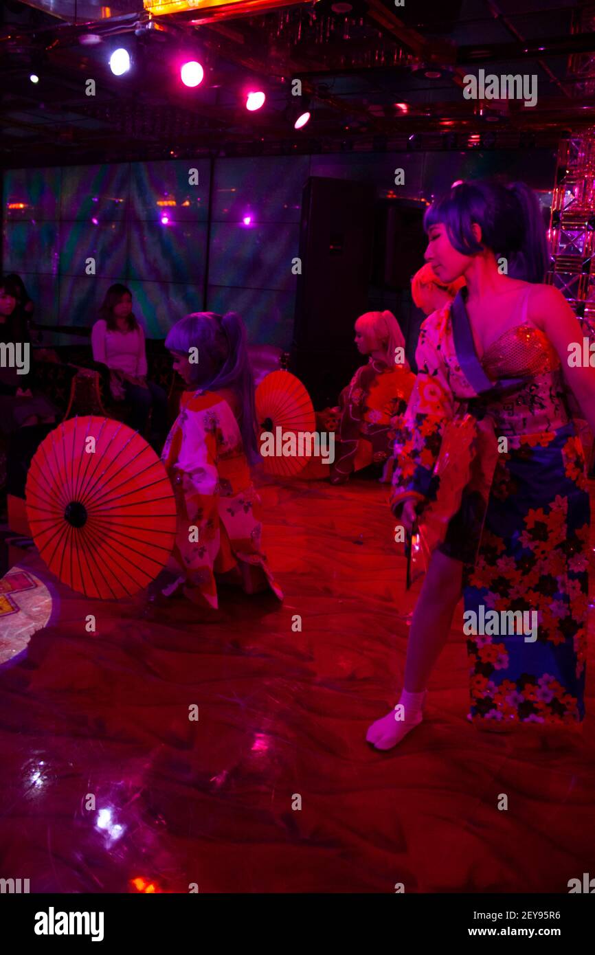 Tokyo night life dance hi-res stock photography and images - Alamy