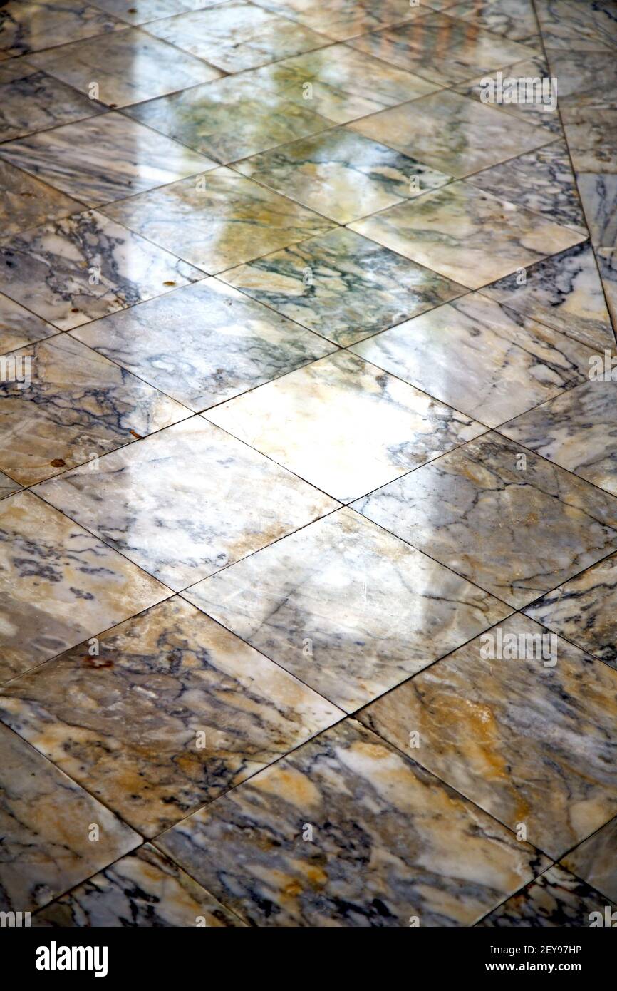 Abstract reflex bangkok temple Stock Photo - Alamy