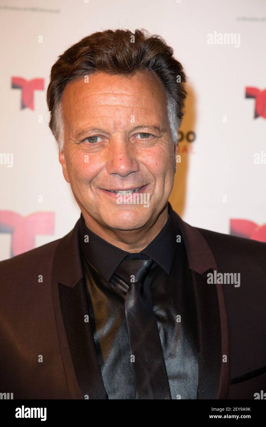 28 January 2013 - Miami Beach, Florida - Roberto Vander arrives at ...