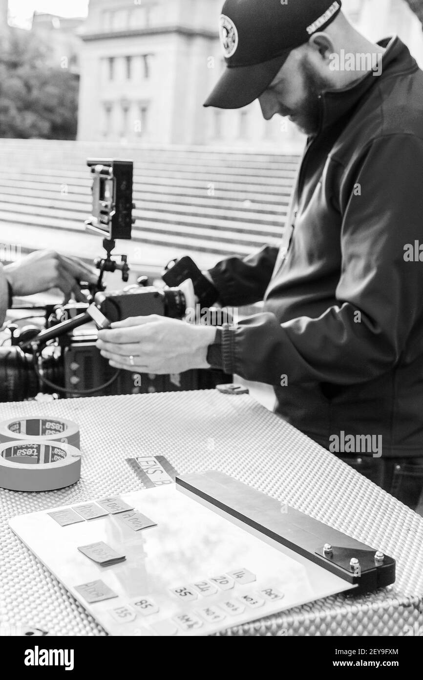 Behind the scenes film set hi-res stock photography and images - Alamy