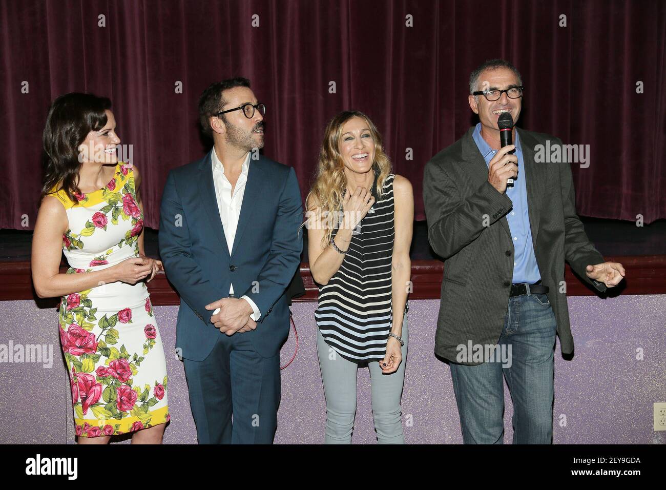 MIAMI, FL - FEBRUARY 08: Carla Gugino, Jeremy Piven, Sarah Jessica ...