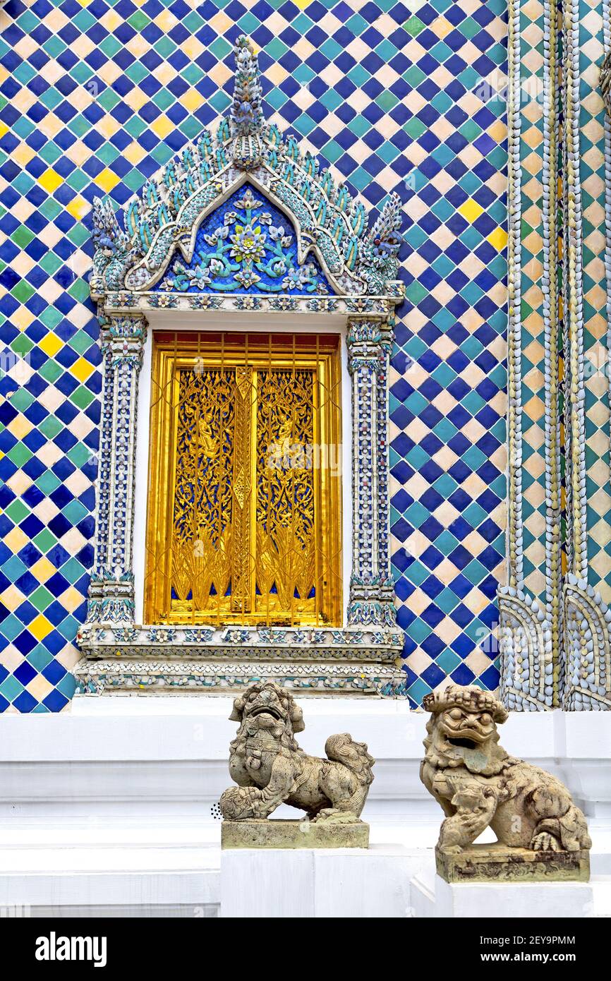 Window in gold temple of the temple Stock Photo - Alamy
