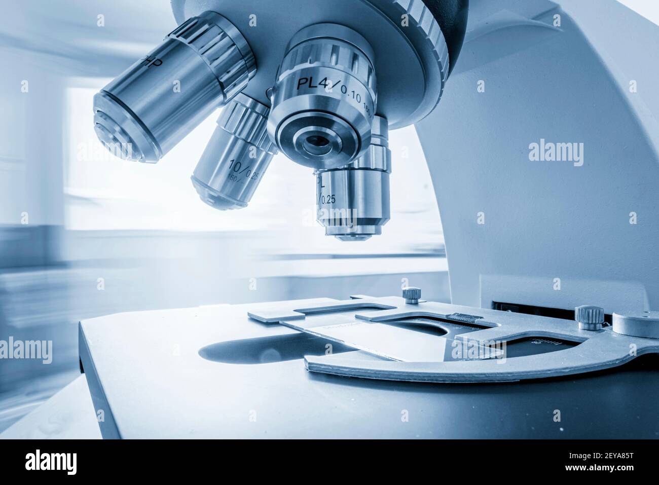Laboratory life light microscopy hi-res stock photography and images ...