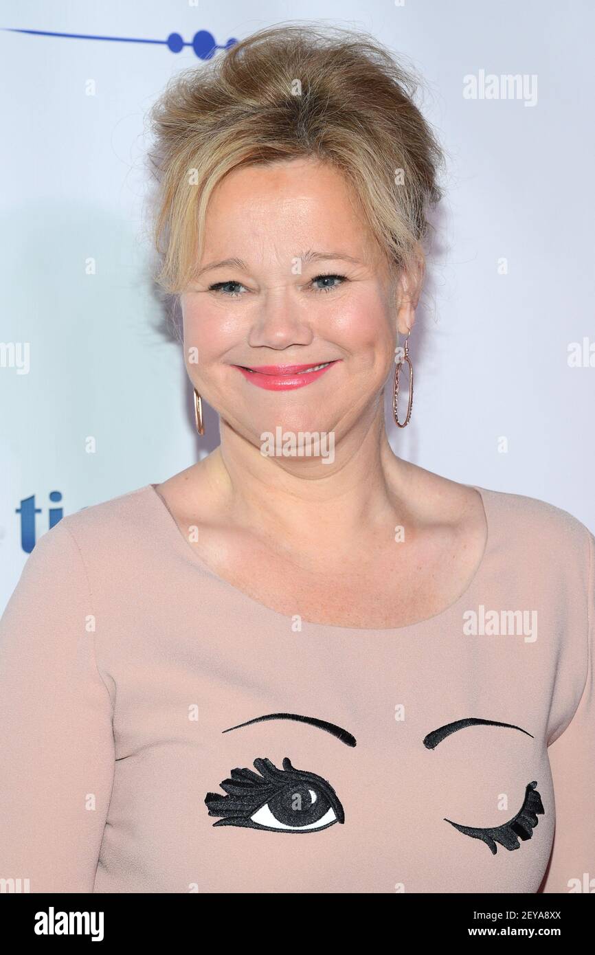 27 FEBRUARY 2013 - New York - Caroline Rhea attends the Tie The Knot ...