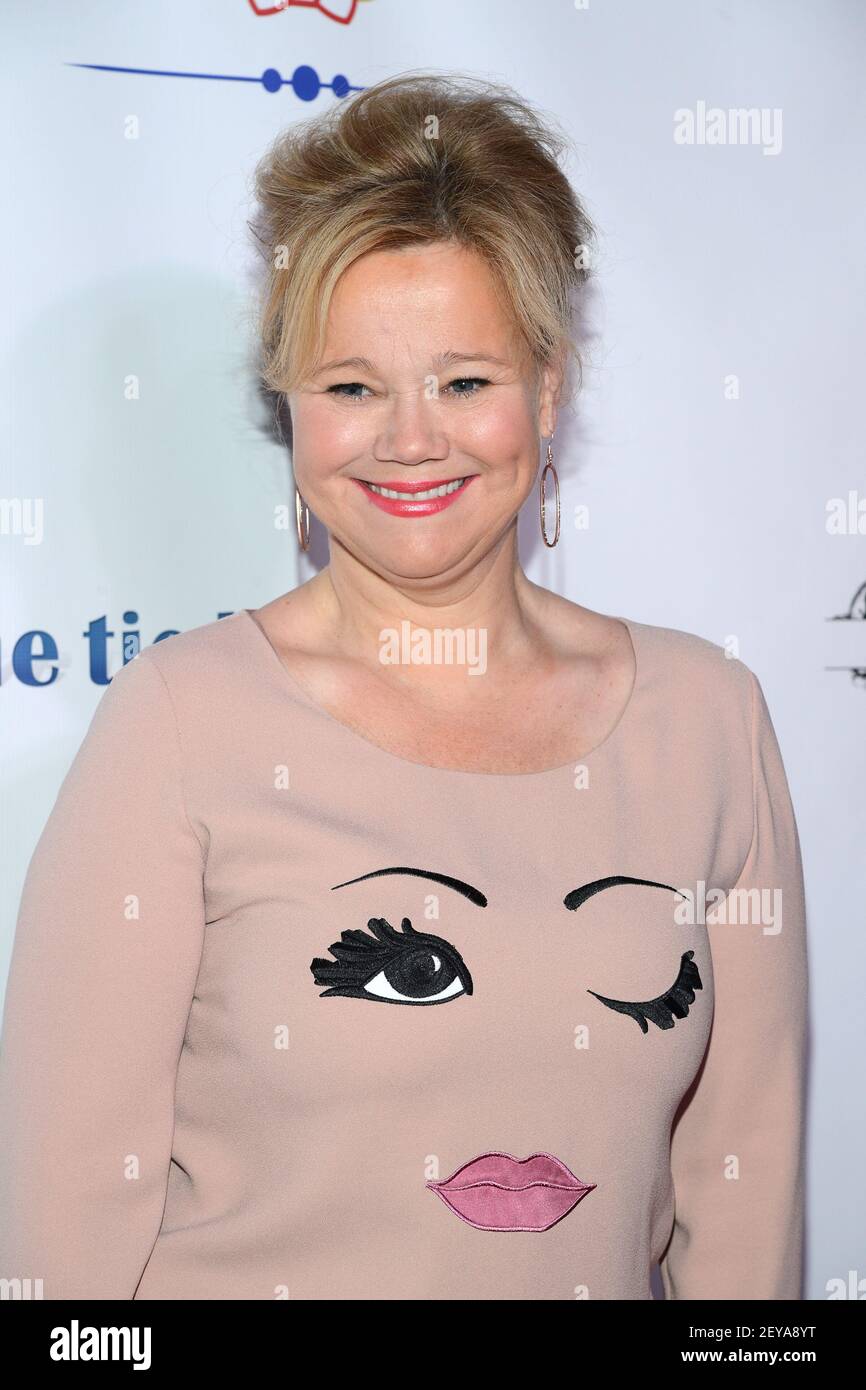 27 FEBRUARY 2013 - New York - Caroline Rhea attends the Tie The Knot ...