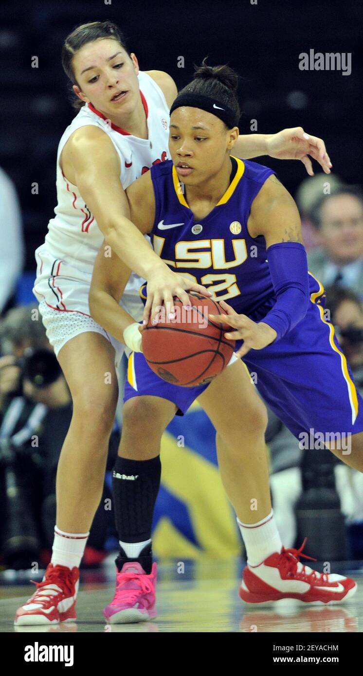 Georgia's Anne Marie Armstrong, left, tries to steal a ball from ...