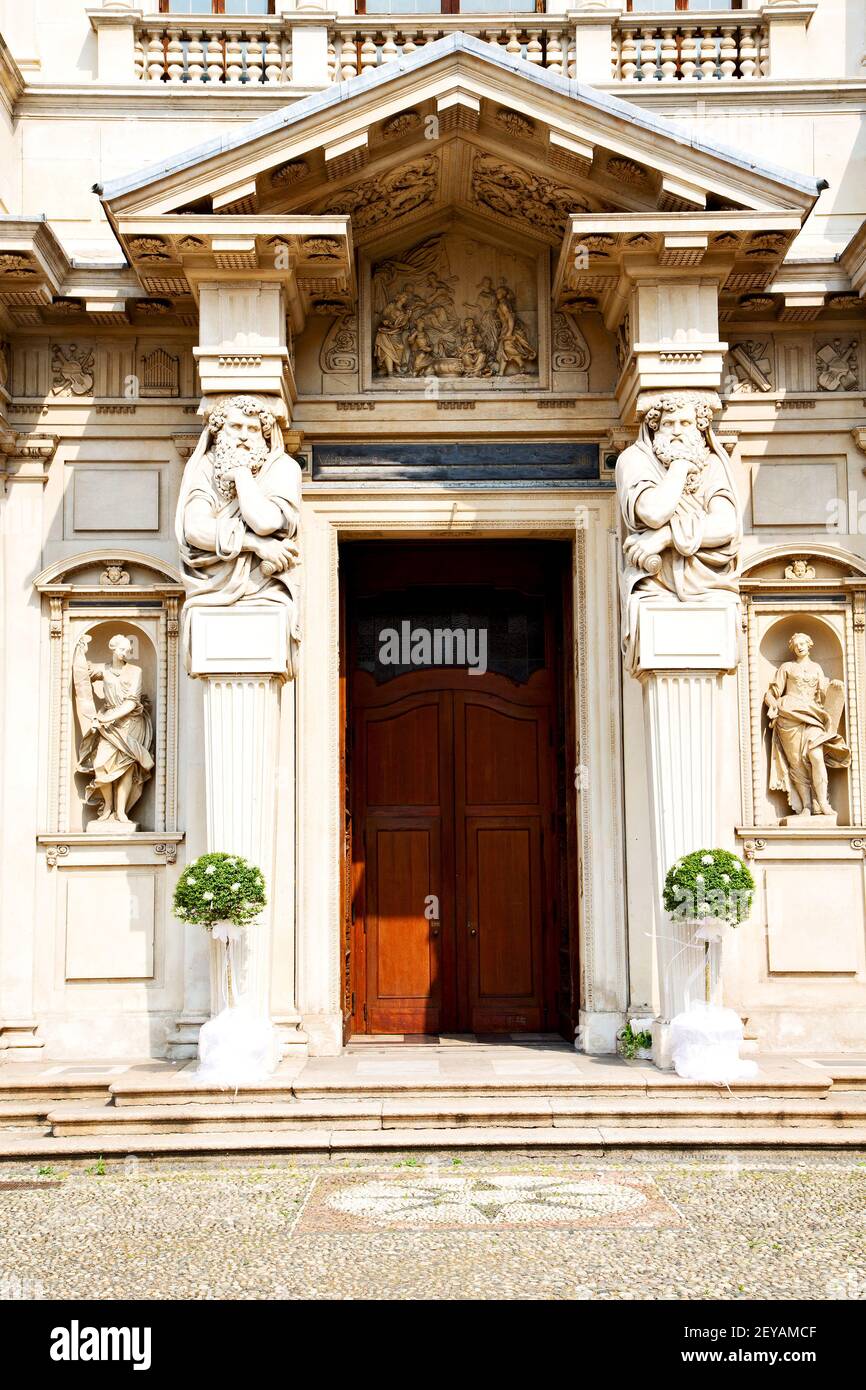 Column old architecture in italy milan Stock Photo - Alamy